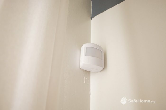 How Does a Motion Detector Work? | SafeHome.org